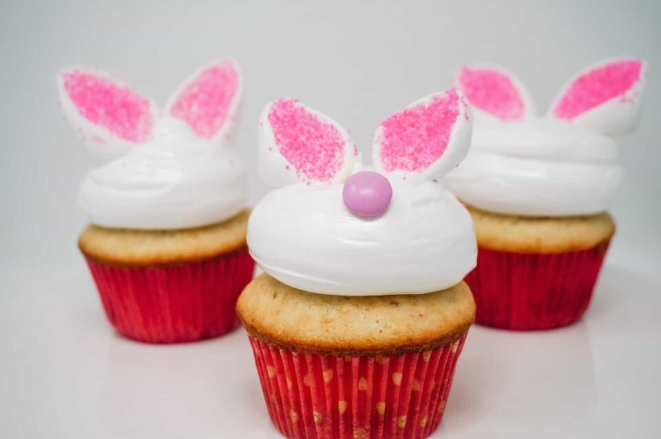Easy Easter Bunny Cupcakes (Cute Marshmallow Bunny Ears) - Grace Like ...