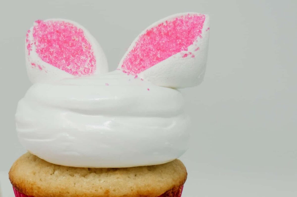 Easy Easter Bunny Cupcakes (Cute Marshmallow Bunny Ears) - Grace Like ...