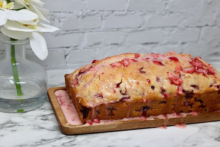 Easy Strawberry Bread Recipe with Fresh Strawberries & Sweet Glaze ...