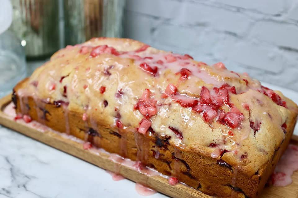 Easy Strawberry Bread Recipe with Fresh Strawberries & Sweet Glaze ...