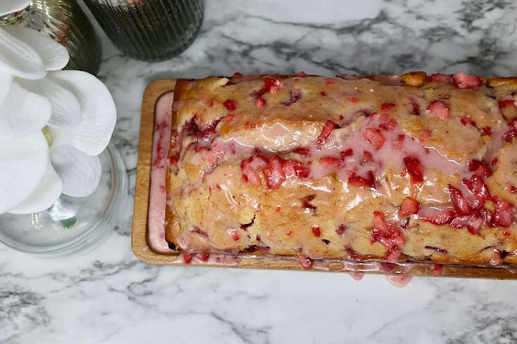 Easy Strawberry Bread Recipe with Fresh Strawberries & Sweet Glaze ...