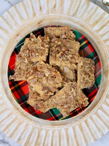 Brown Sugar Pecan Pie Bark Recipe: Graham Cracker Toffee - Grace Like ...