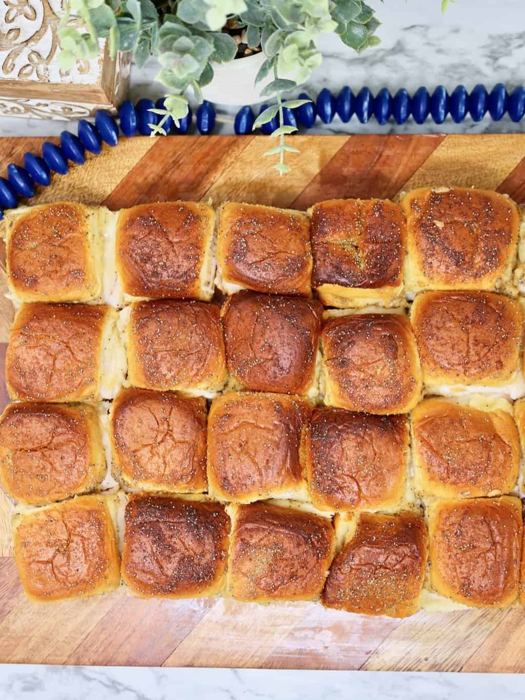 Poppyseed Sliders: Easy Turkey and Cheese Sliders With Poppy Seed ...