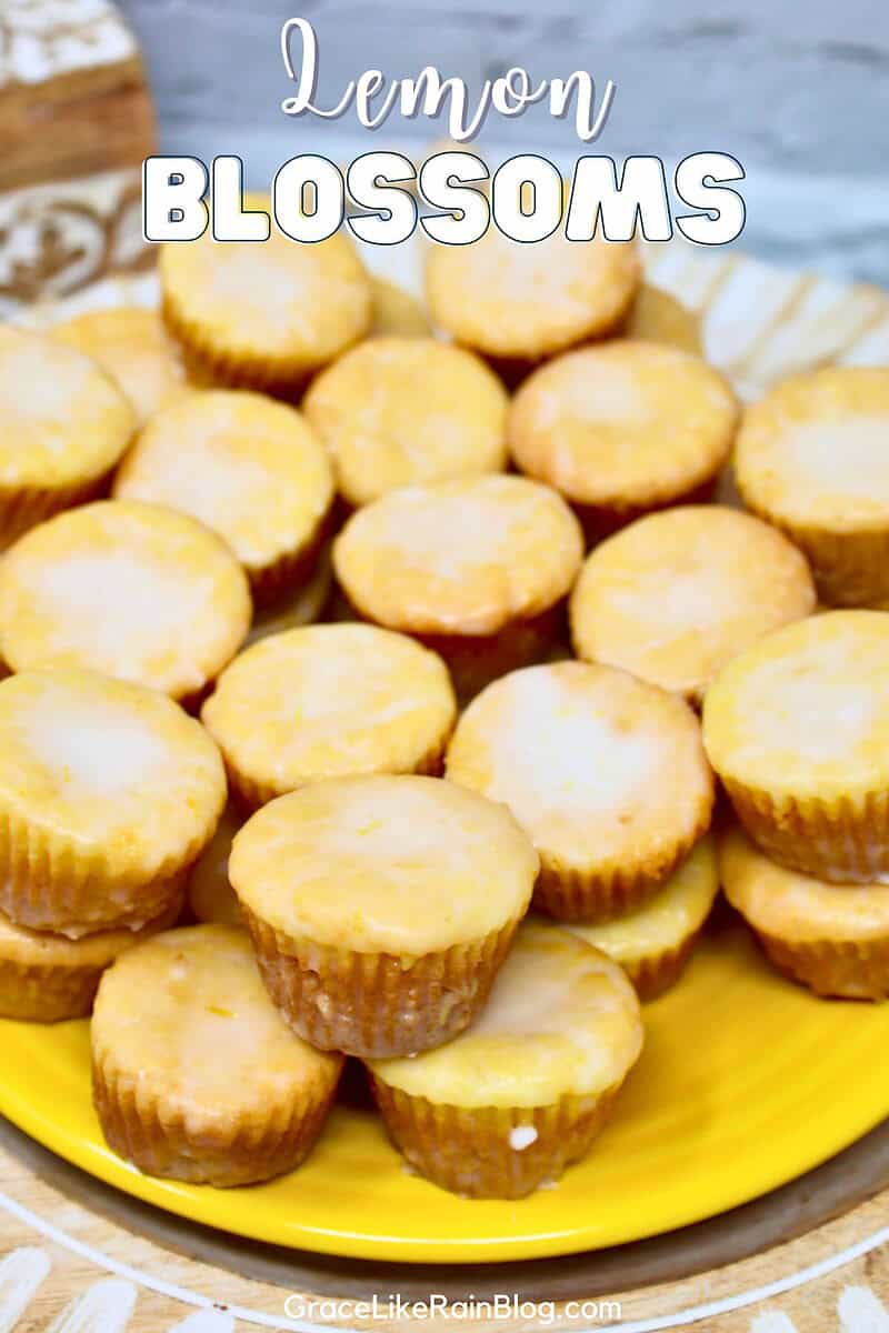 Paula Deen’s Lemon Blossoms Recipe (Easy Glazed Mini Lemon Cakes ...