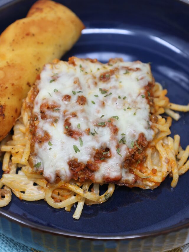 Million Dollar Spaghetti with Alfredo Sauce (Easy Baked Pasta Recipe ...