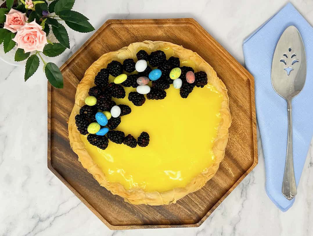 Easter Dirt Cake Trifle with Peeps (Easy Layered Easter Dessert ...